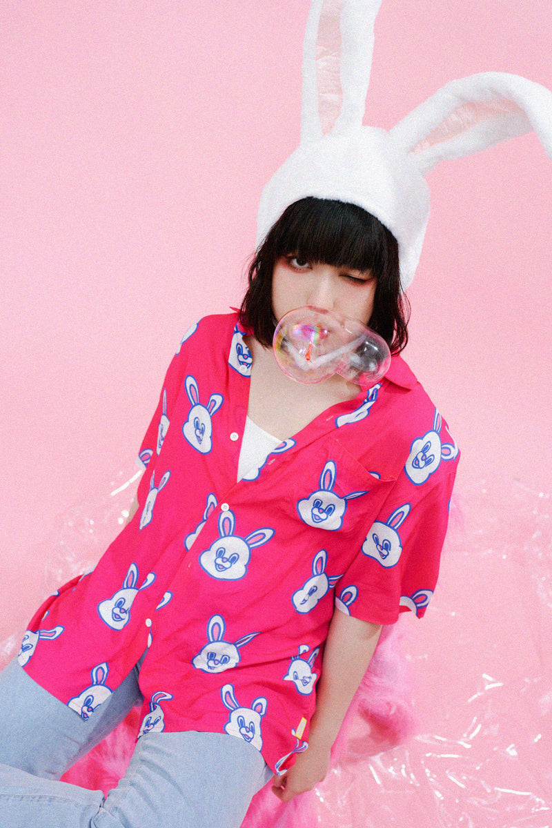 HELLO BUNNY – PLASTIC THINK